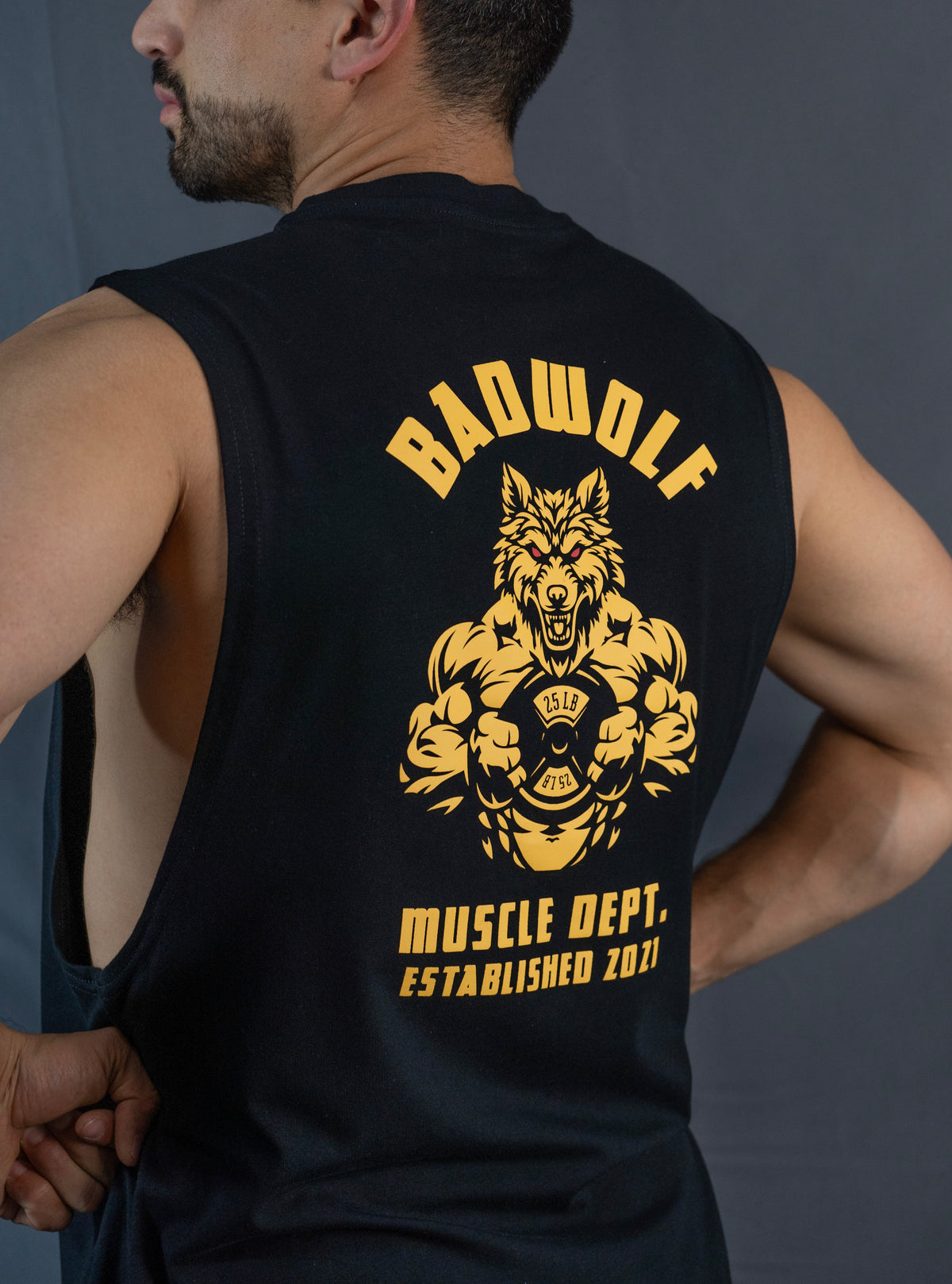 TANK TOP GOLD WOLF NEGRO — suplementosmx