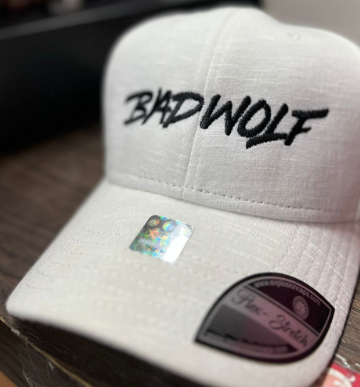 Gorra Bad wolf BLANCA STRAP — suplementosmx